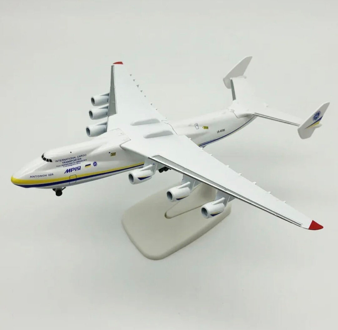 ANTONOV AN 225 20cm Scale 1:400 Resin Model Office Diecast Airline ...