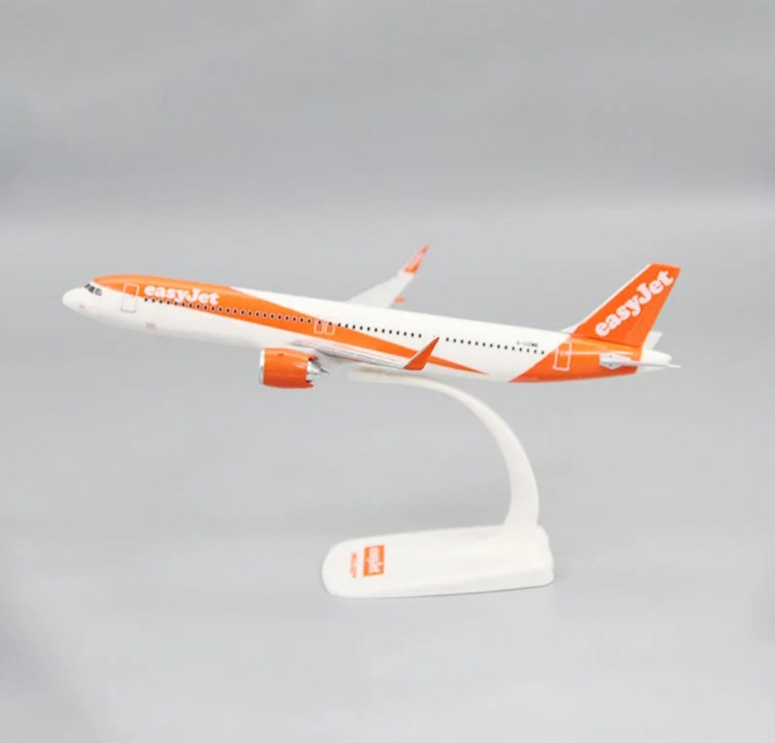Easy Jet Airlines Airbus A321 NEO Scale 1:400 Resin 20cm Model Diecast ...