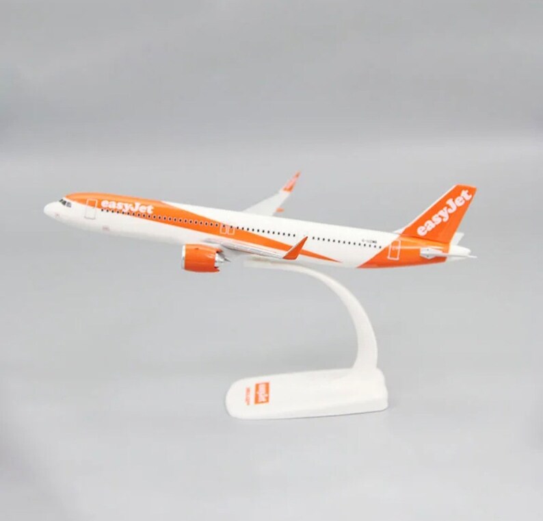 Easy Jet Airlines Airbus A321 NEO Scale 1:400 Resin 20cm Model Diecast ...