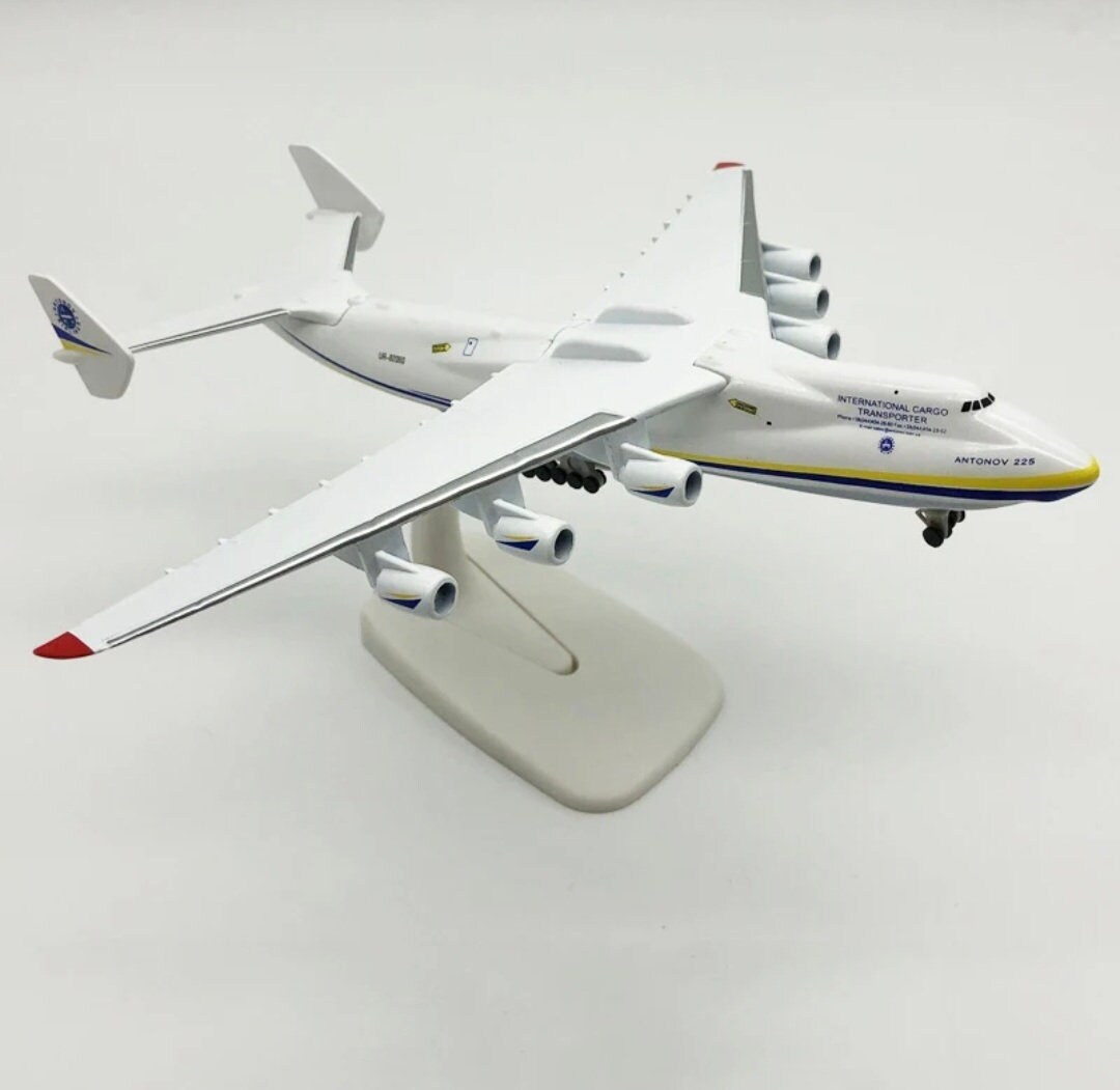 ANTONOV AN 225 20cm Scale 1:400 Resin Model Office Diecast Airline ...