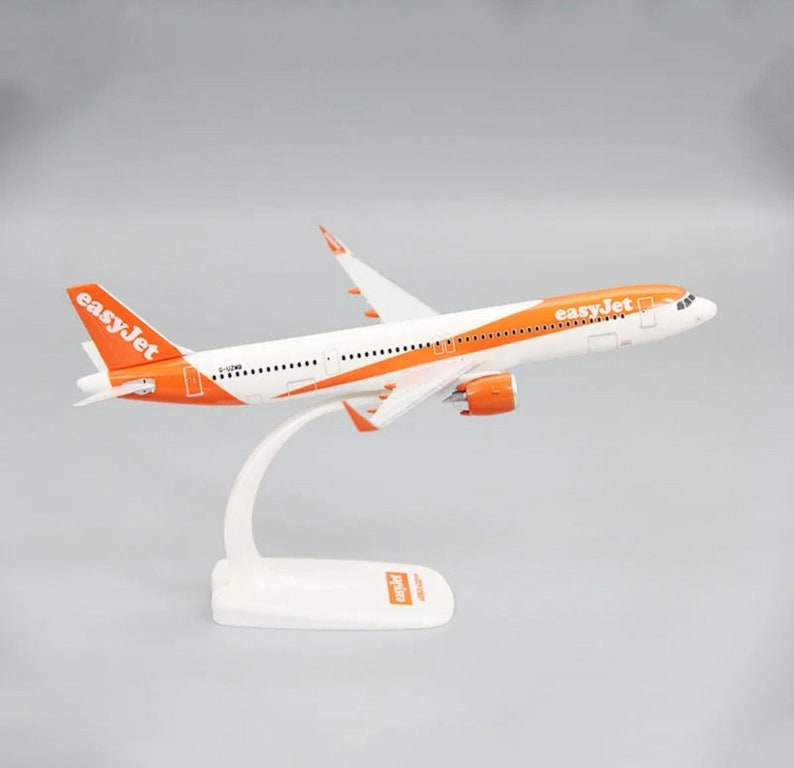 Easy Jet Airlines Airbus A321 NEO Scale 1:400 Resin 20cm Model Diecast ...
