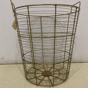 Handwoven Wire Laundry Basket Rustic Iron Wire Laundry Hamper Vintage ...