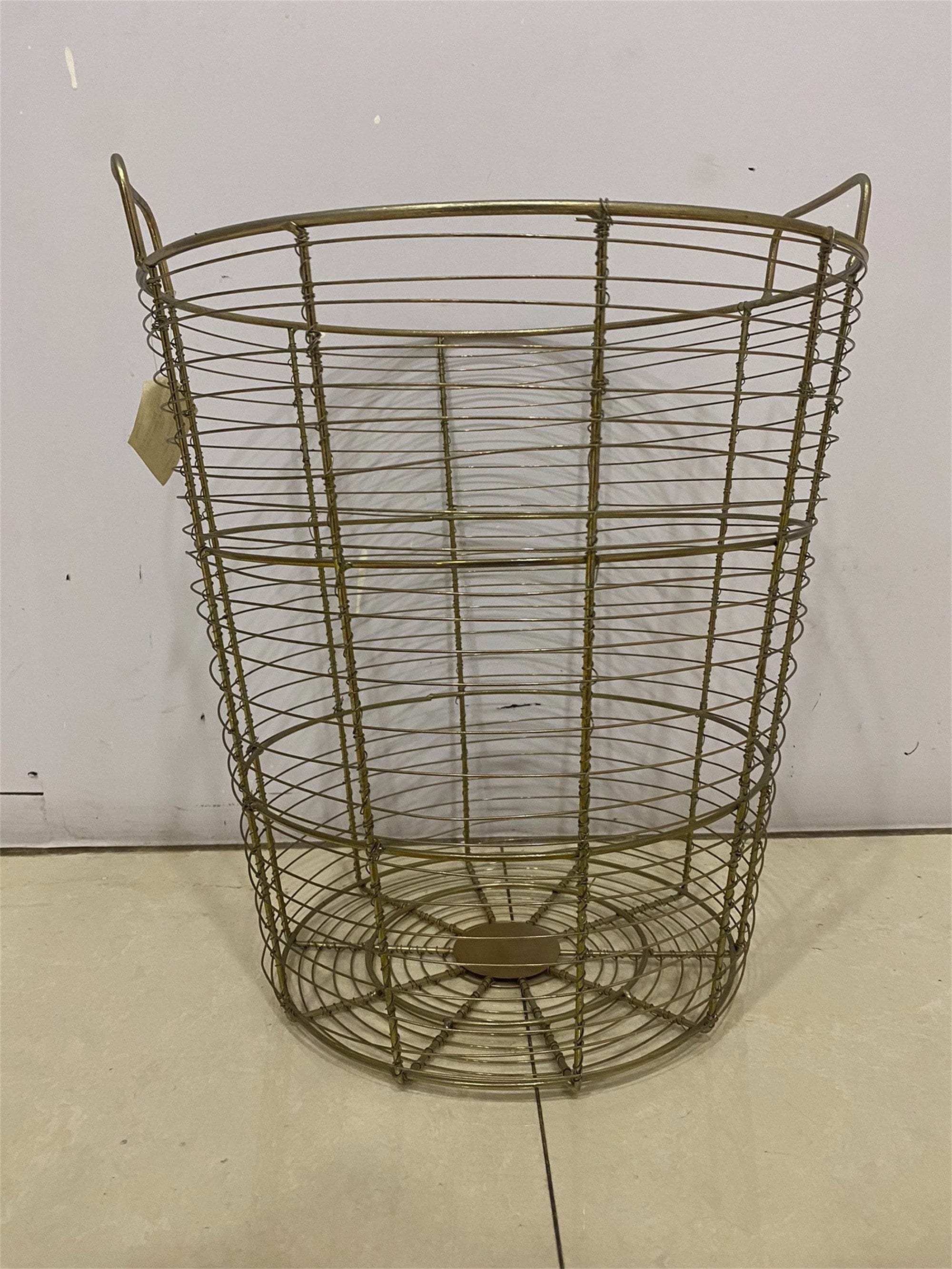 Handwoven Wire Laundry Basket Rustic Iron Wire Laundry Hamper Vintage ...