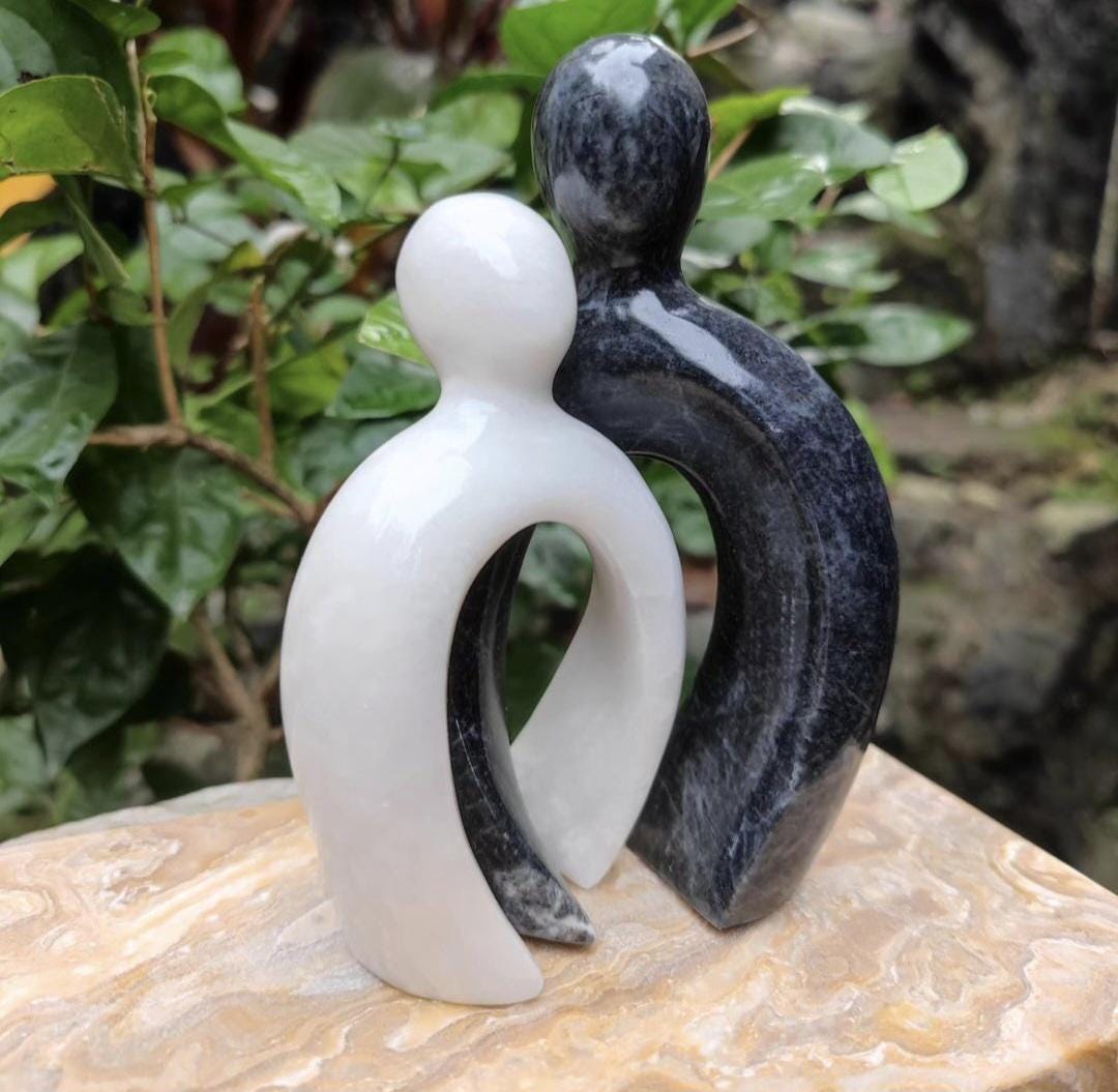 Abstract Loving Couple Sculpture, Human Figure, Hugging Couple ...