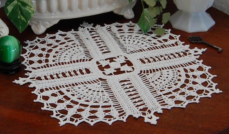 A Cavalcade of Doilies Pattern Booklet - Etsy