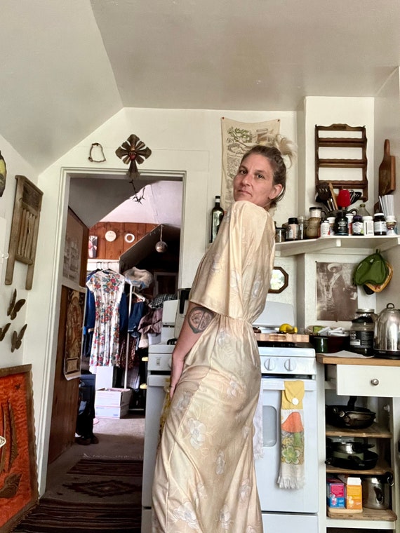 Vintage 1960s champagne colored - Gem