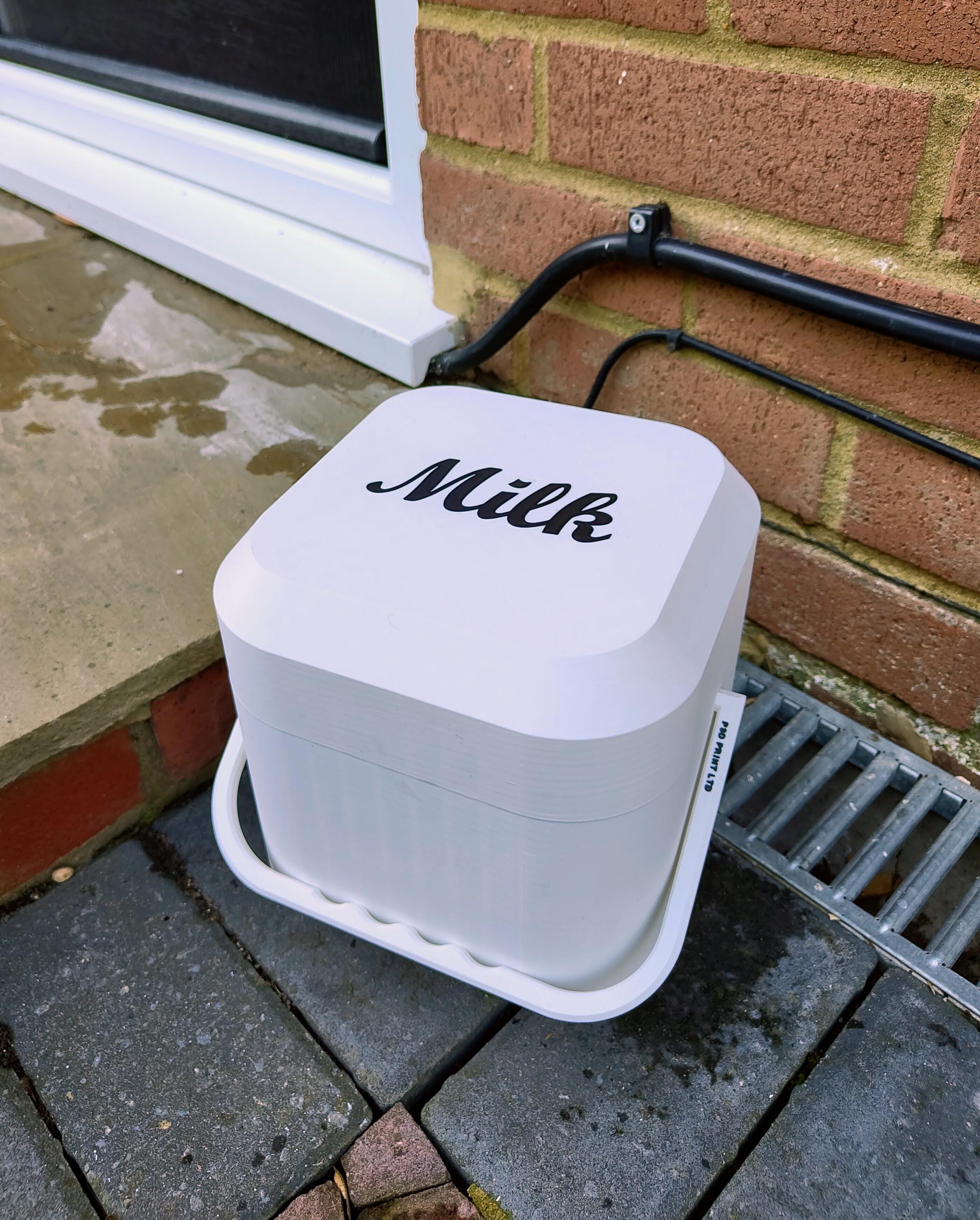 Milk Bottle Carrier With Lid for Doorstep Deliveries – Holds 4 Glass ...