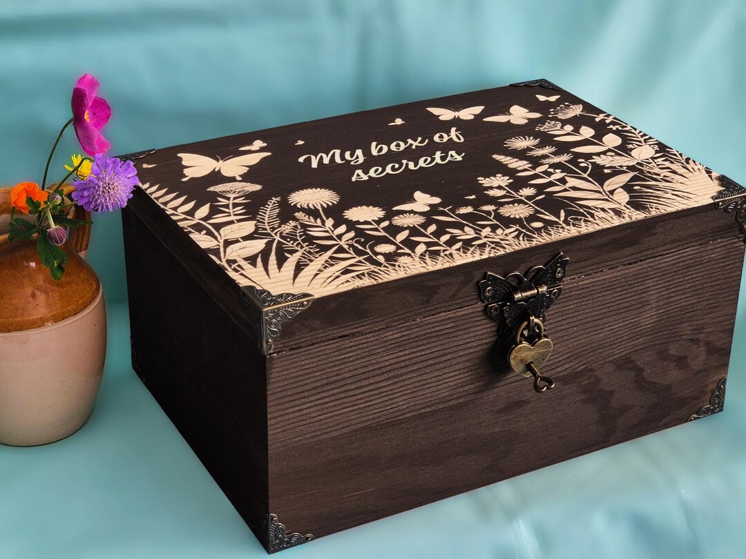 Luxury Personalised Wooden Keepsake Box With Heart Padlock & Key - Dark ...