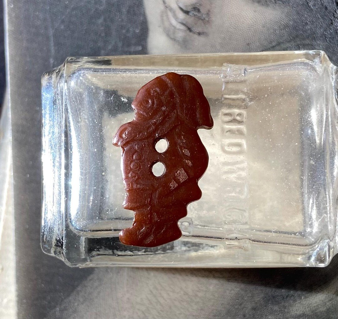 Vintage Bakelite Button Doc Grumpy Seven Dwarf Figural Goofie Realistic ...