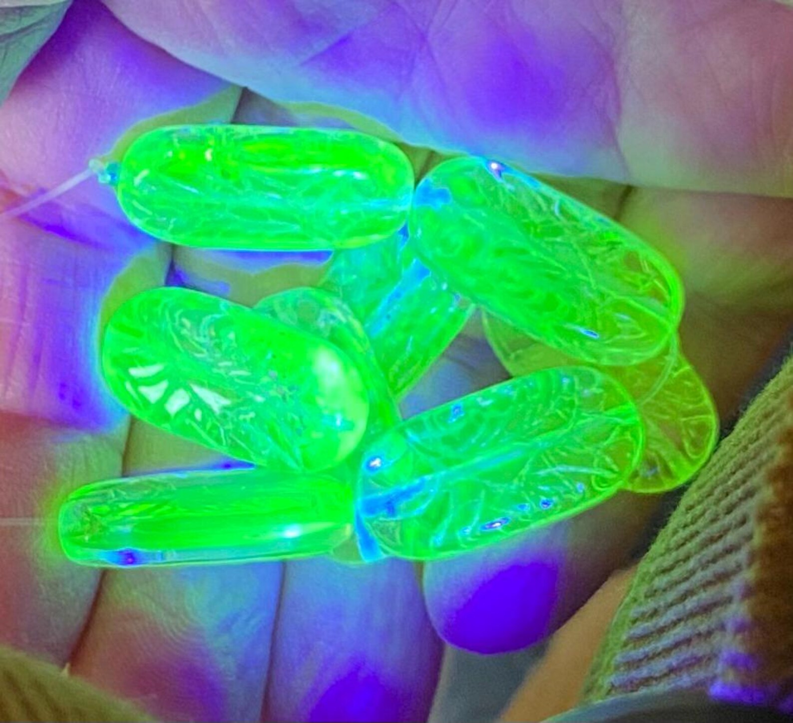 4 Vintage Uranium Glass Beads Tablet Stylized Floral Design Czech - Etsy
