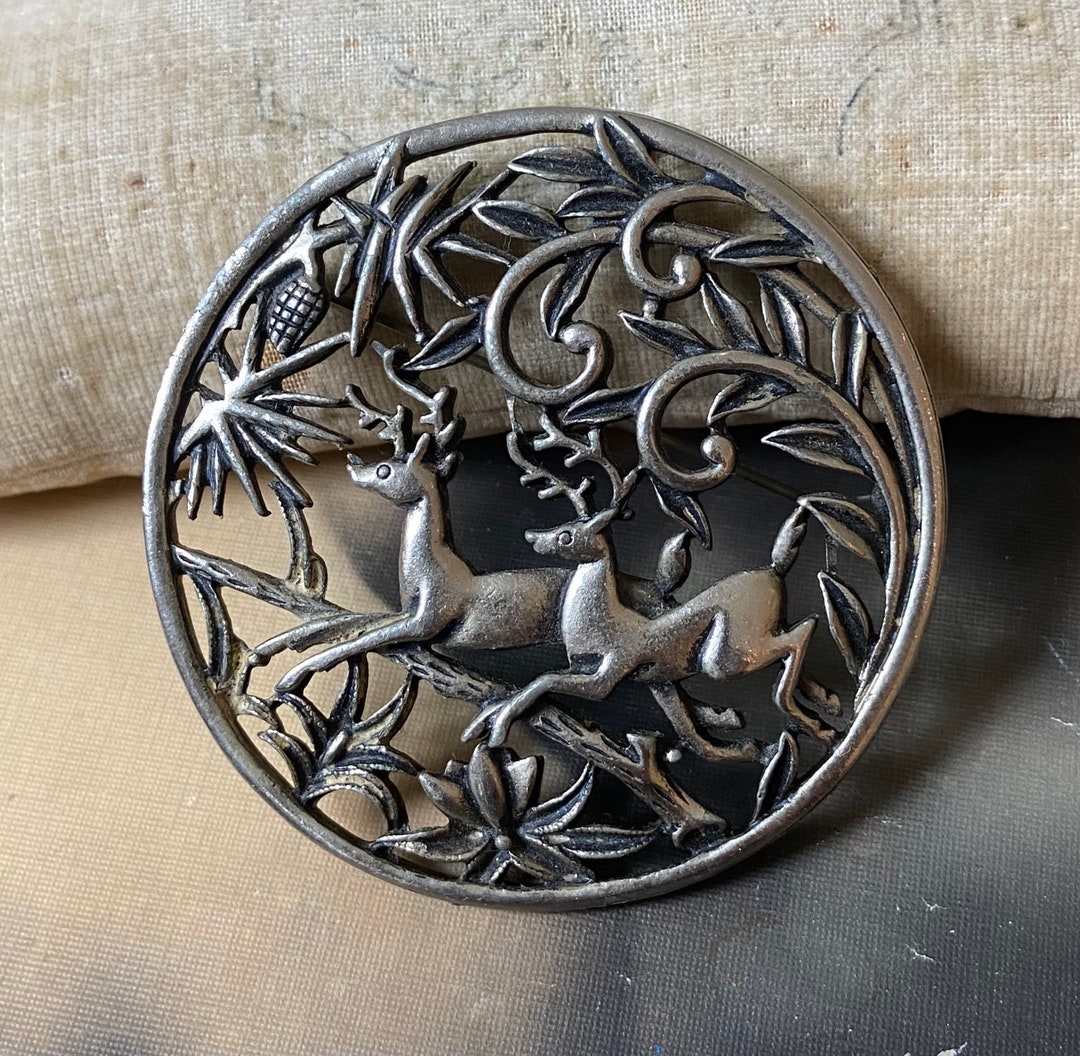 Vintage Deer Pin Large Round Metal Amerique Pendant Brooch Holiday - Etsy