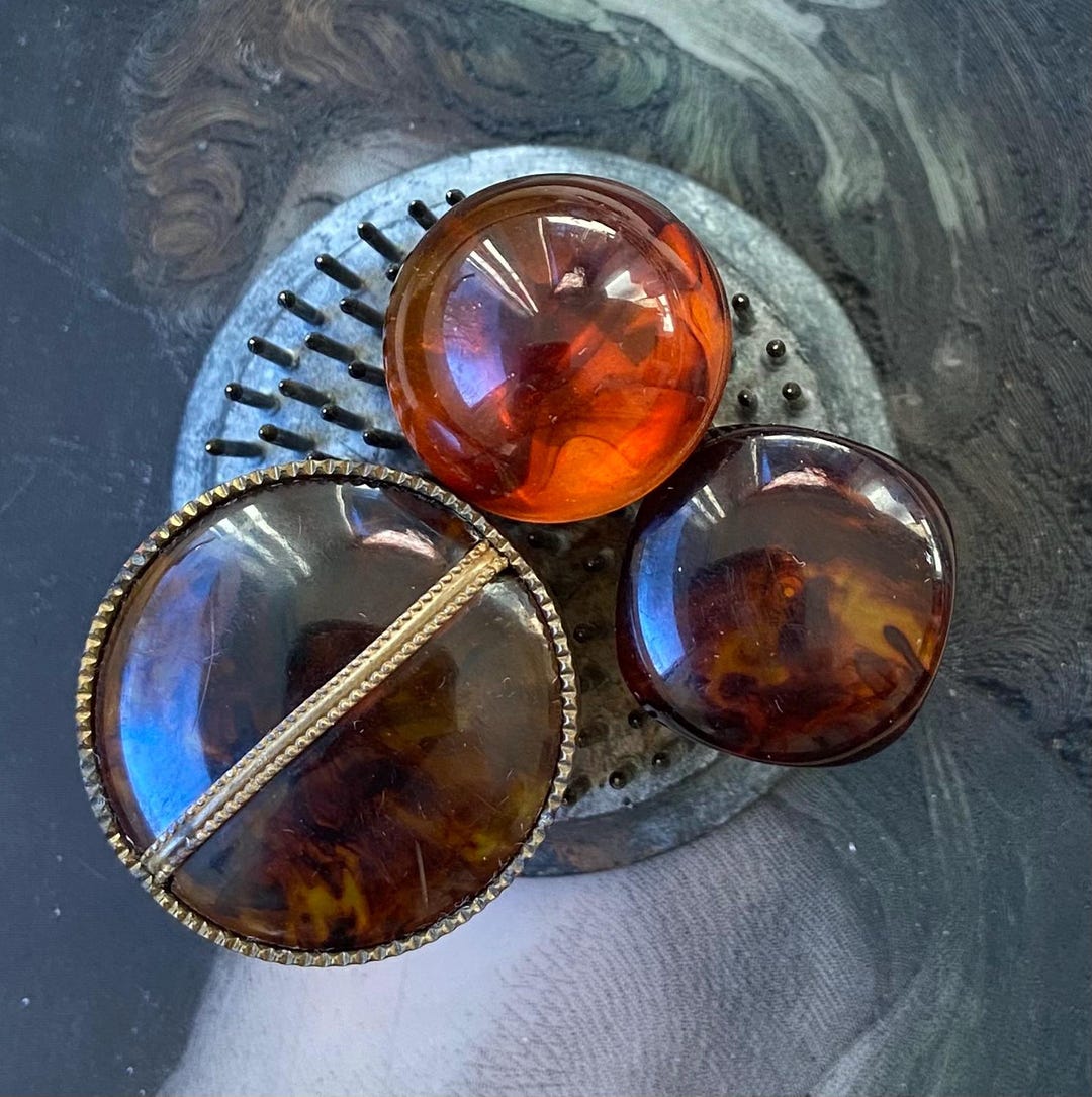 3 Vintage Bakelite Tortoiseshell Buttons - Etsy