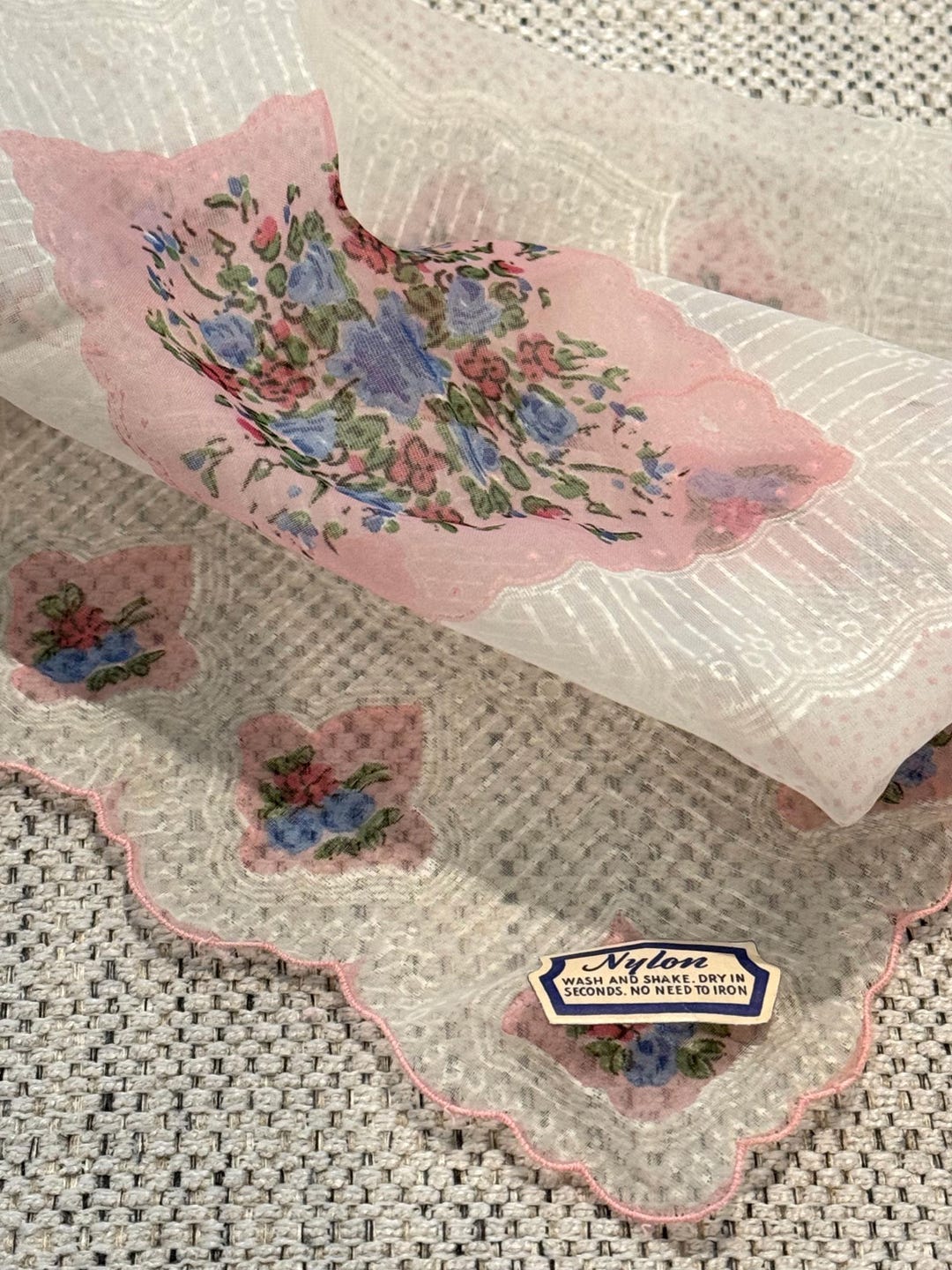 Stunning Vintage Handkerchief Hankie - White With Pink Handkerchief ...