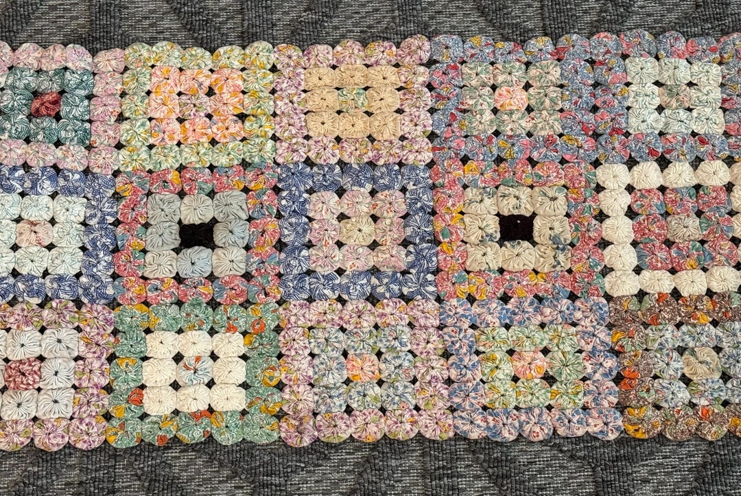 Charming Antique Yo-yo Quilt Runner - Handmade Yo-yo Runner - Yo-yo ...