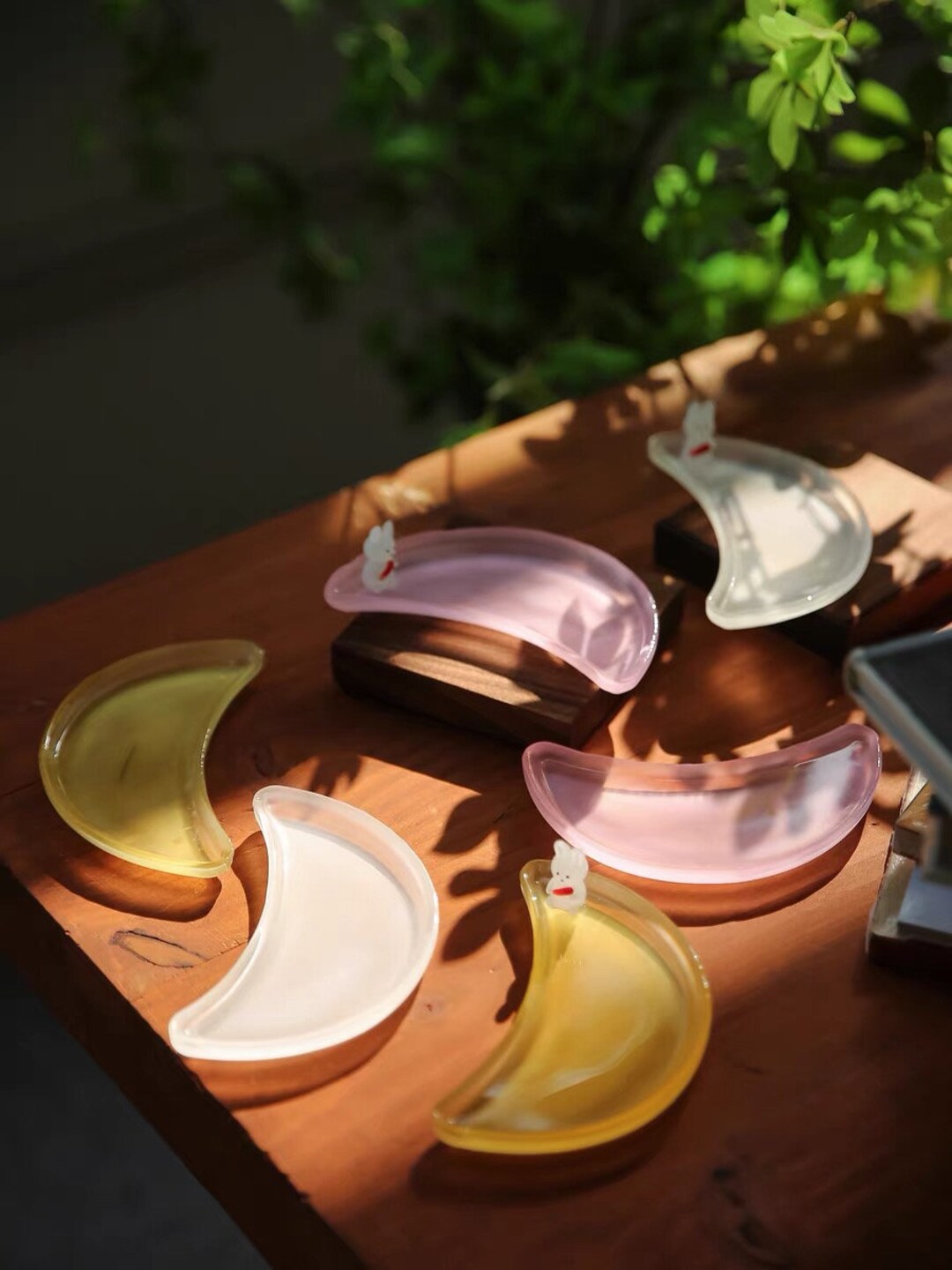 Charming Moon-shaped Plate With Adorable Bunny Ornament Unique ...