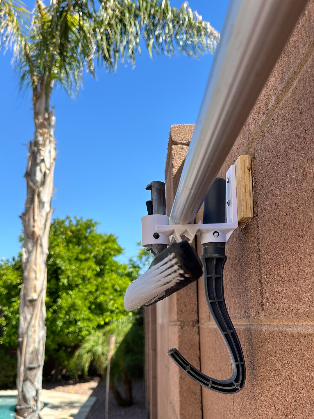 Pool Pole Hanger Holder With Accessory Mounts | Wall-mounted Organizer ...