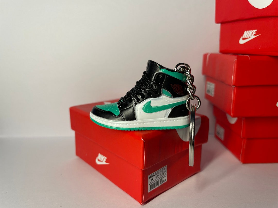 Keychain Jordan 1 High Black/white - Etsy