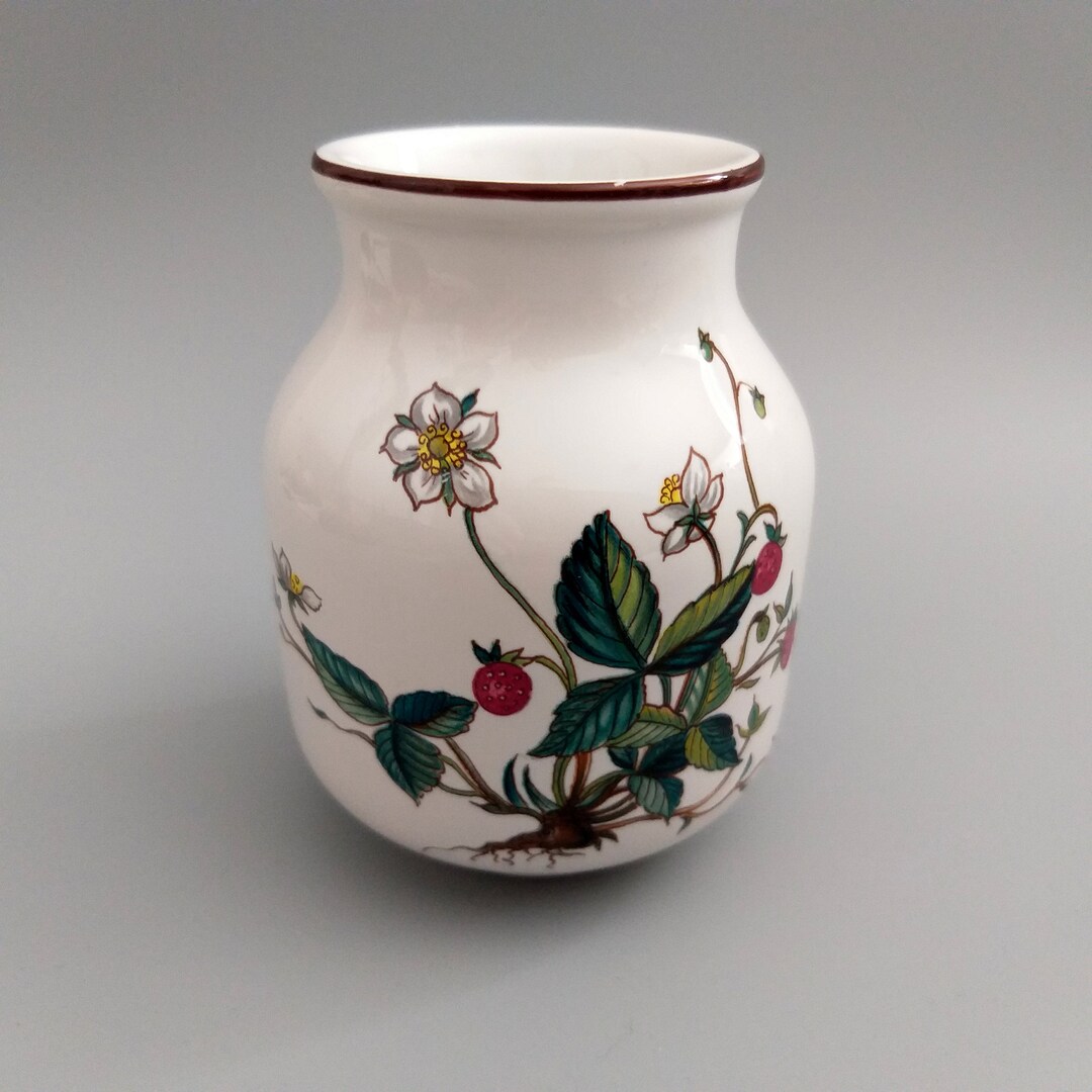 Villeroy & Boch Botanic Small Porcelain Vase With Floral Strawberries ...