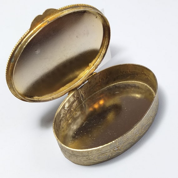 Vintage cobalt blue and gold oval pill box with court… - Gem