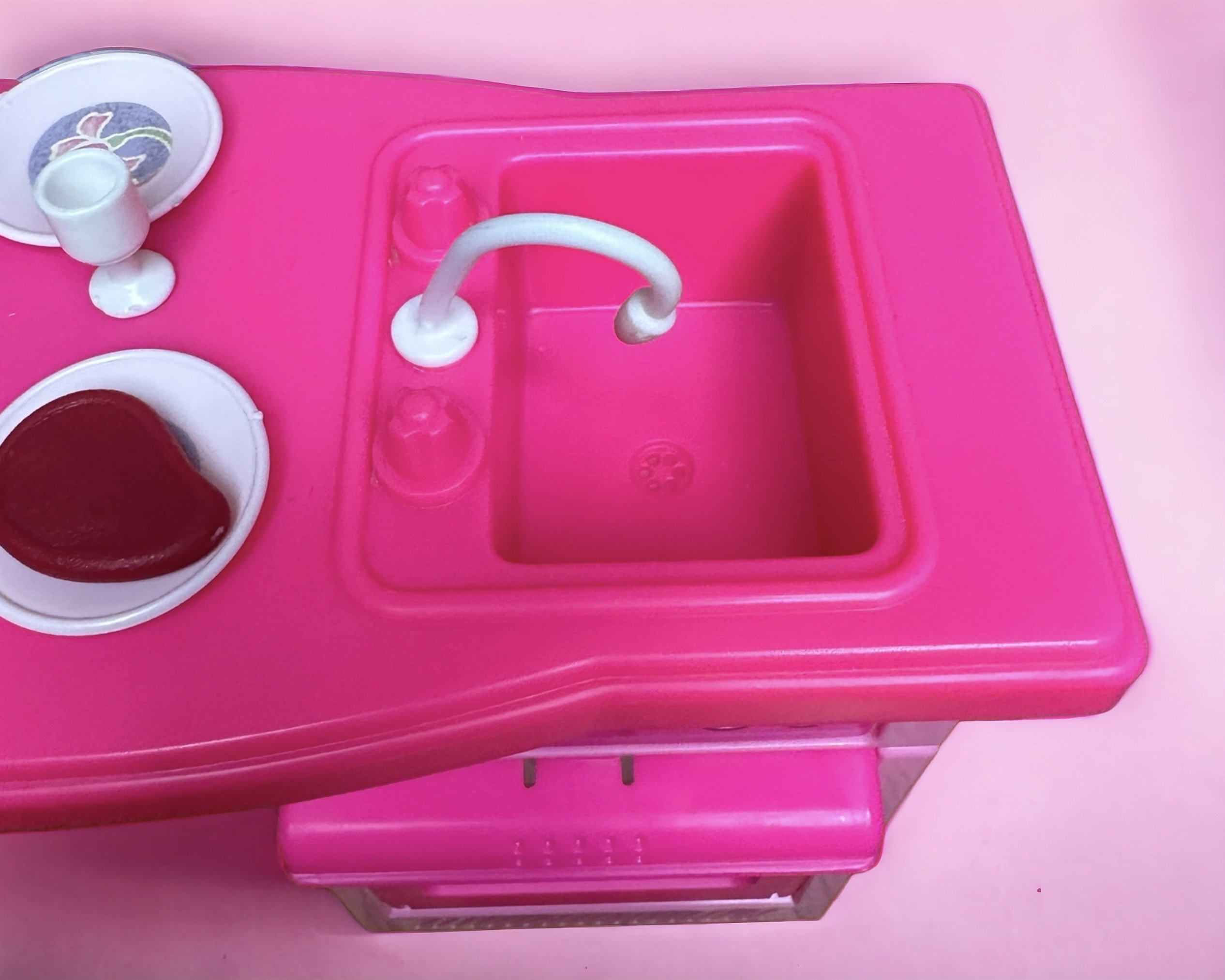 Vintage 90s Barbie Dreamhouse Furniture/refrigerator/sink and ...