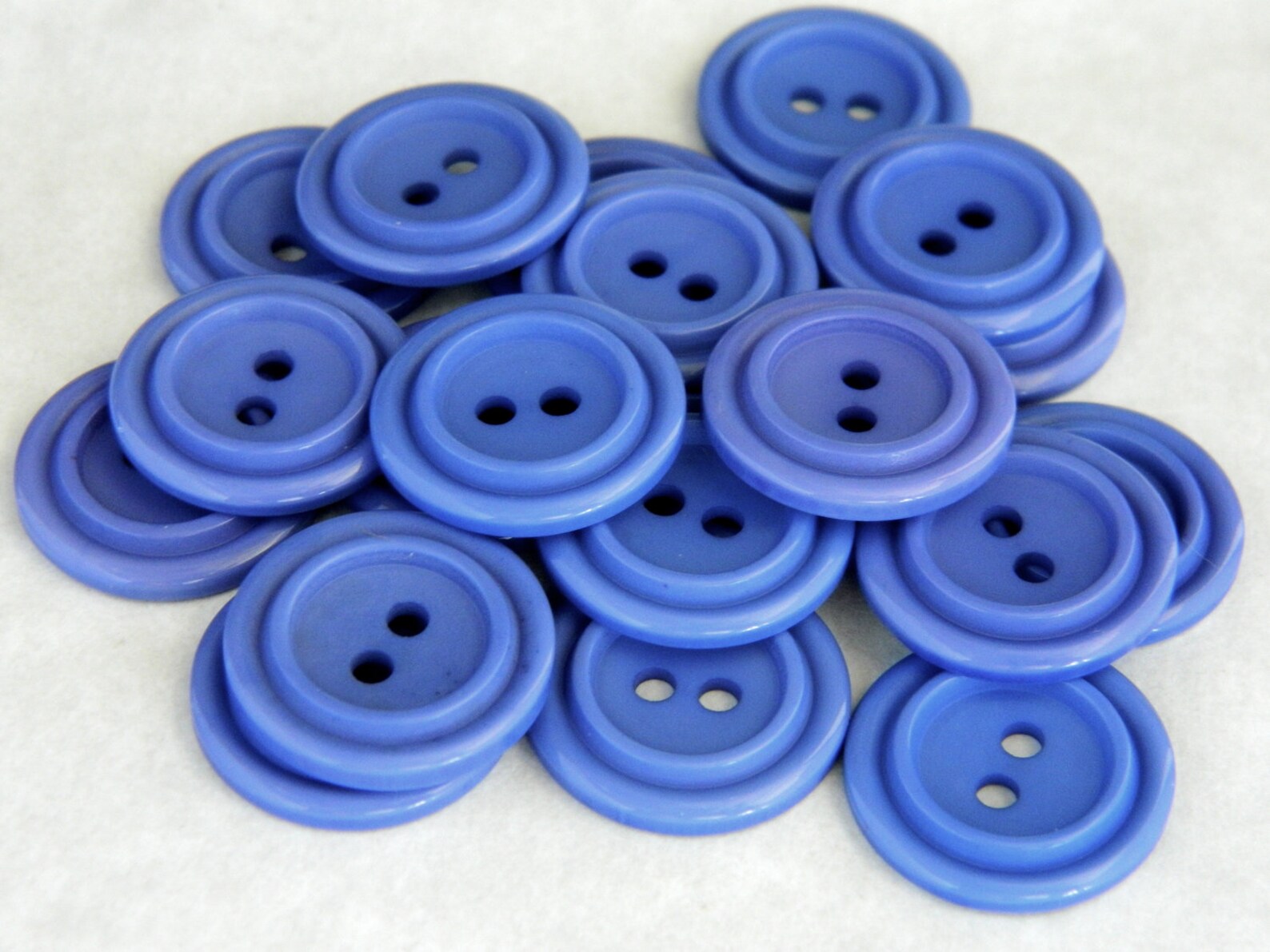 Vintage Buttons, 24 Vintage 1970's Lavender/blue Plastic Buttons ...