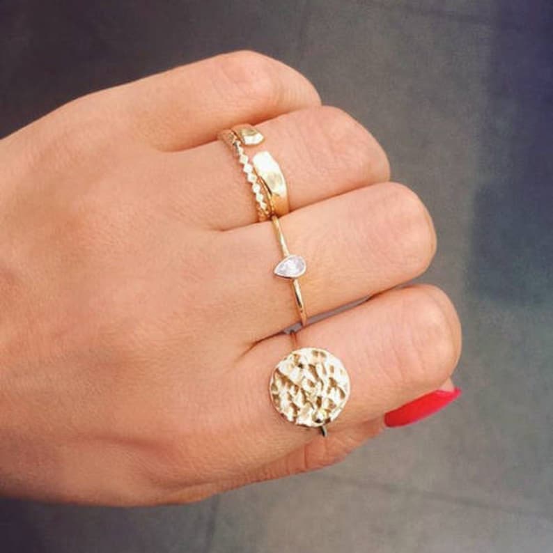 Gold Hammered Disc Ring / Dainty Simple Geometric Circular - Etsy