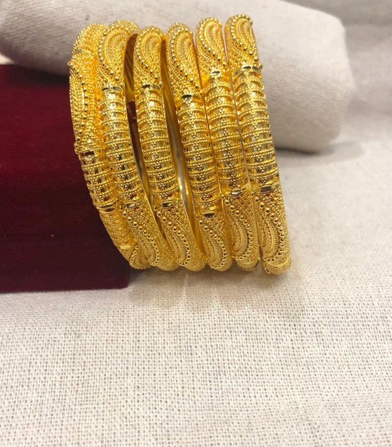 Gold bangle design for wedding store