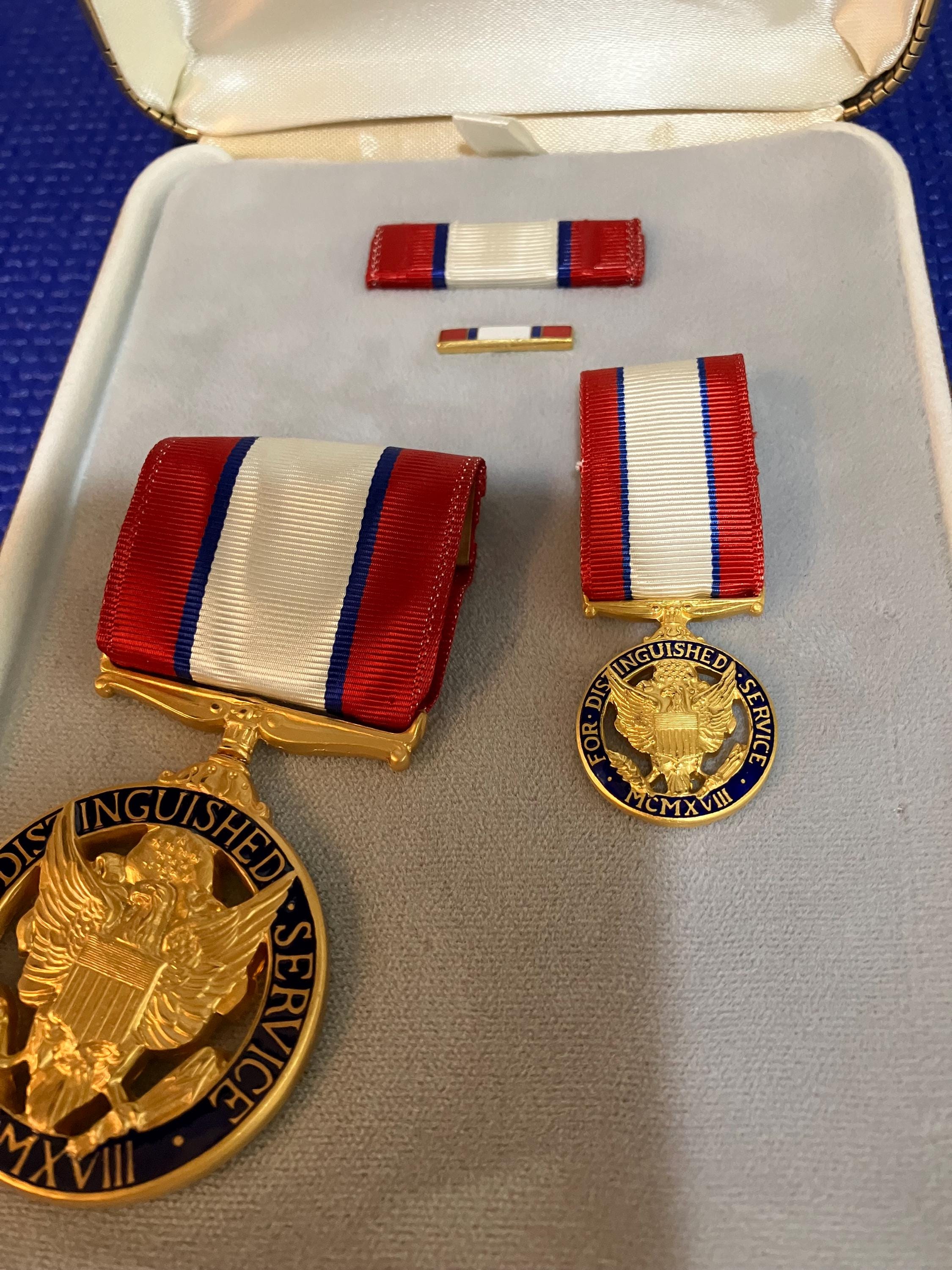 DSM Army Distinguished Service Medal 4 Piece Set in Titled Presentation ...