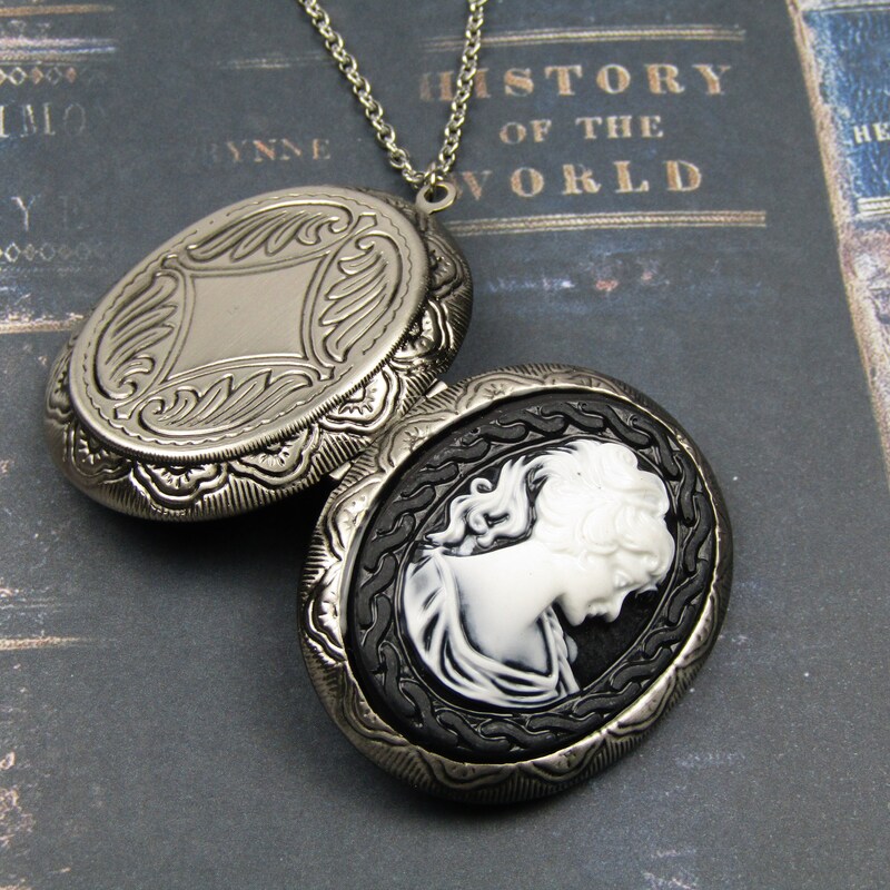 Gothic Locket - Etsy