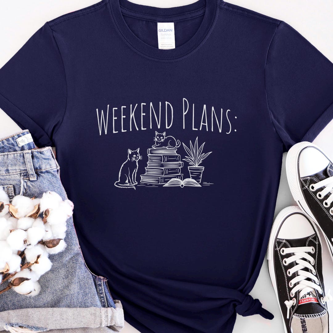 Weekend Plans T-shirt - Cats, Books and Plants - Ideal for Introverts & Cat Owners - Light ...