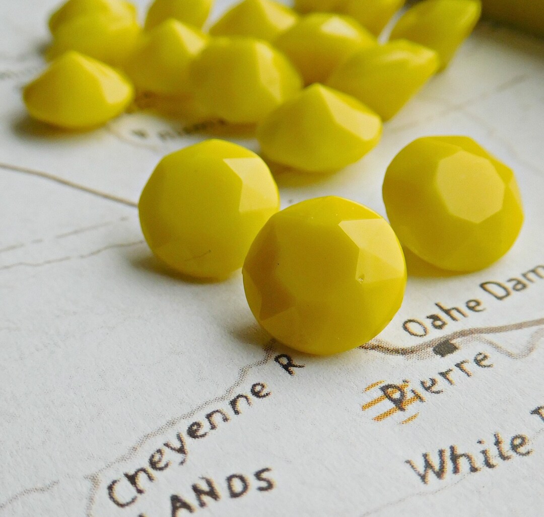 6 Vintage Czech 48ss Bright Opaque Yellow Glass Rhinestone Jewels (1-44 ...