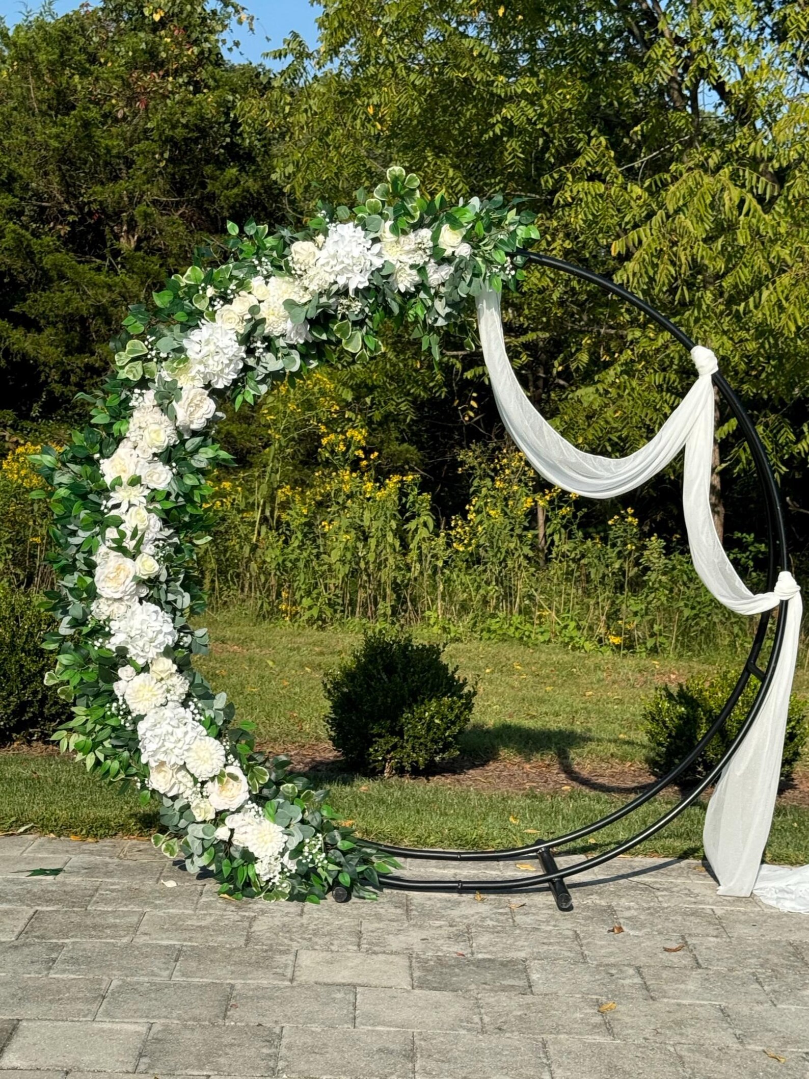 Moon Gate (round Wedding Arch) With Flowers / Garland / Event Flower ...