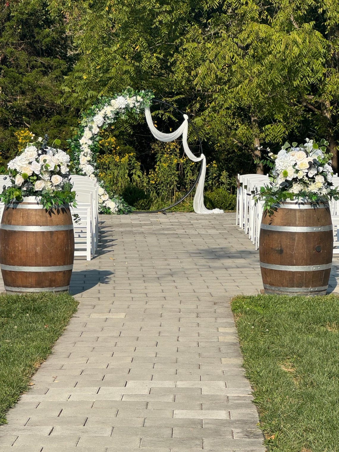 Moon Gate (round Wedding Arch) With Flowers / Garland / Event Flower ...