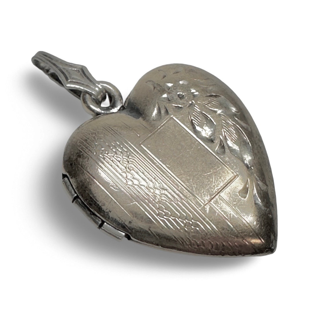 1920s Etched Sweetheart Locket - Etsy
