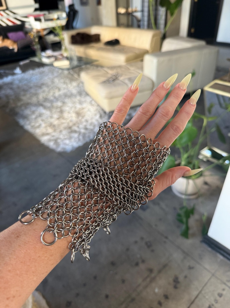 Chef's Kiss Chainmail Glove - Etsy