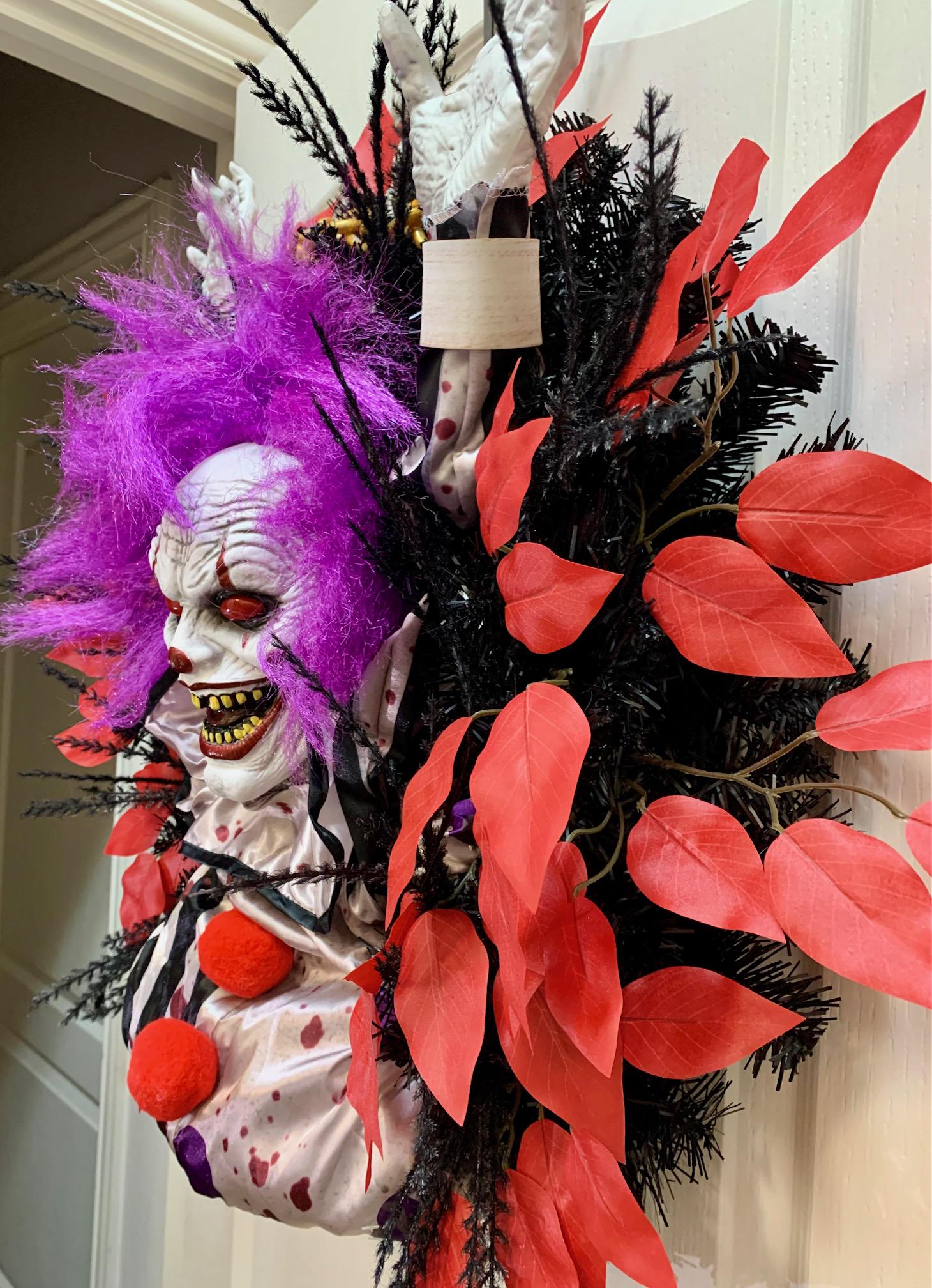 Scary Clown Halloween Wreath, Creepy Front Door Decor, Haunted House ...