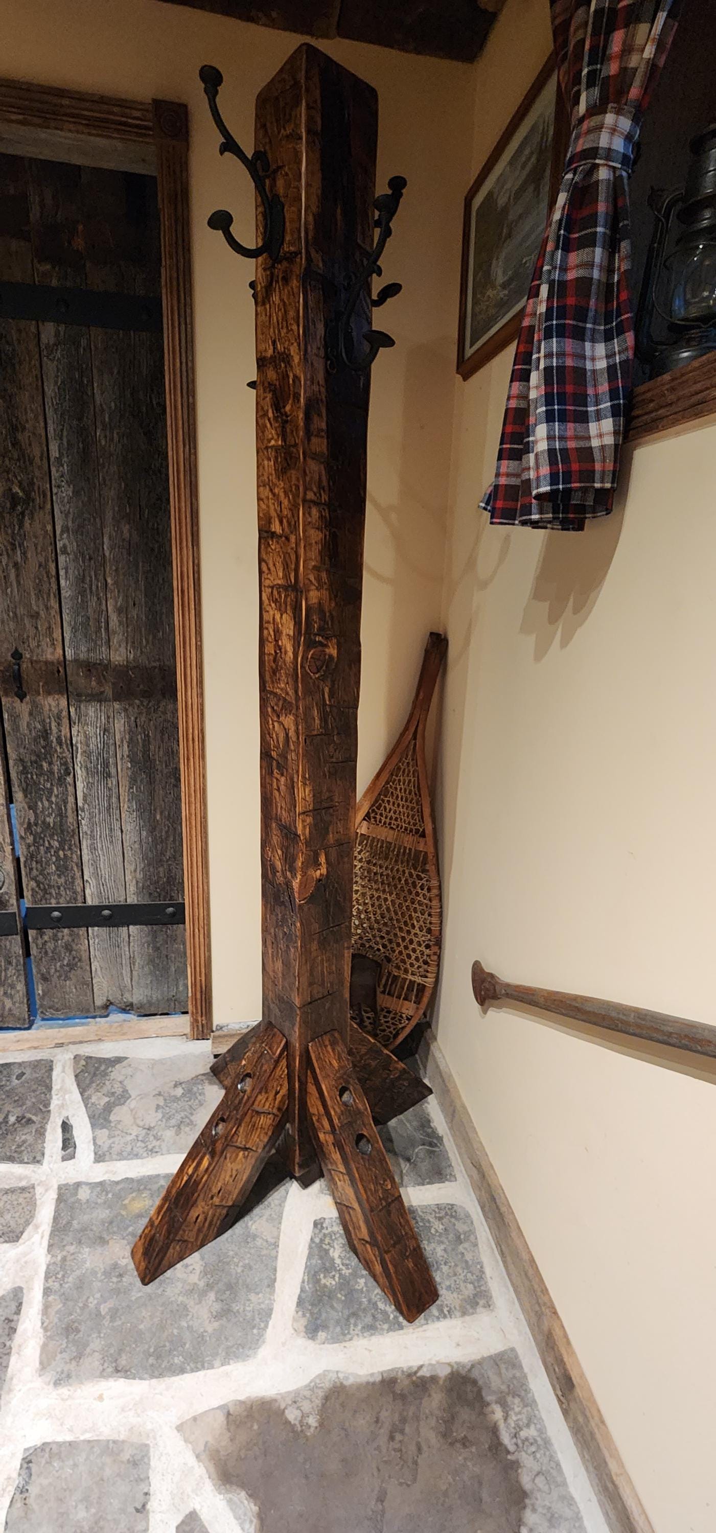 Rustic Farmhouse Coat Stand: Cozy Entryway Coat Rack - Etsy