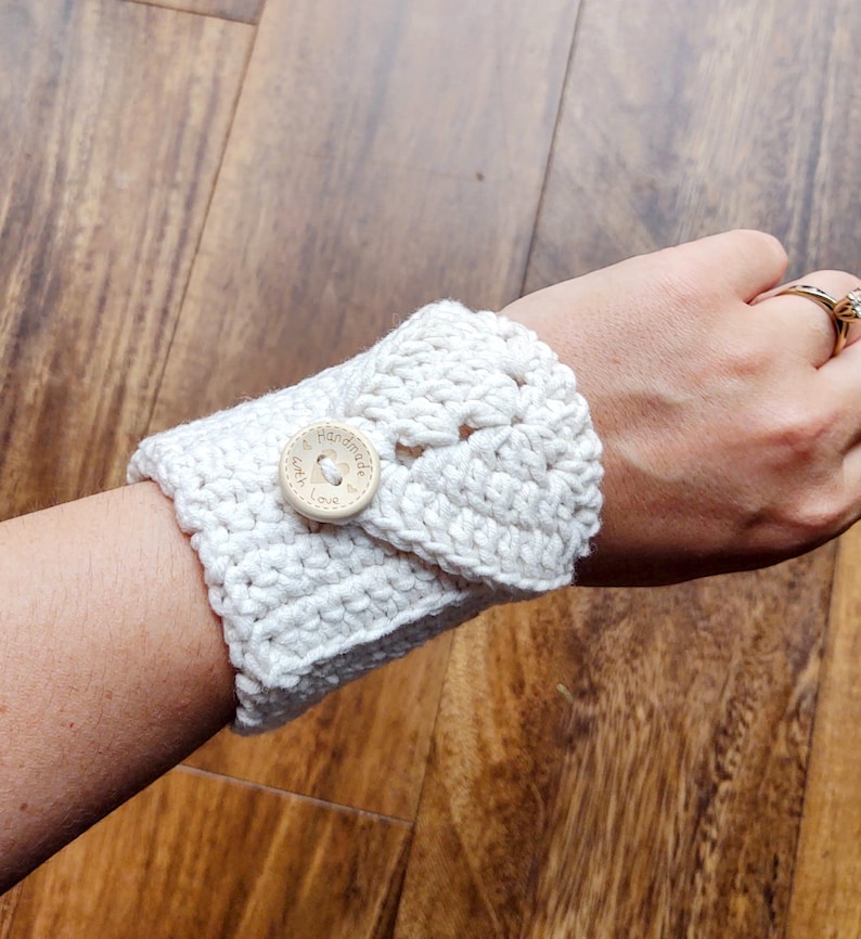Crochet Wrist Pocket Bracelet Pattern: Easy PDF Wallet Pattern - Etsy