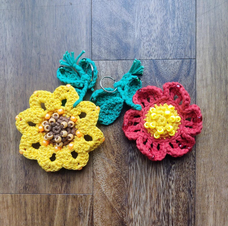 Crochet Flower Fidget Keychain Pattern: Sunflower & Daisy (PDF Pattern ...