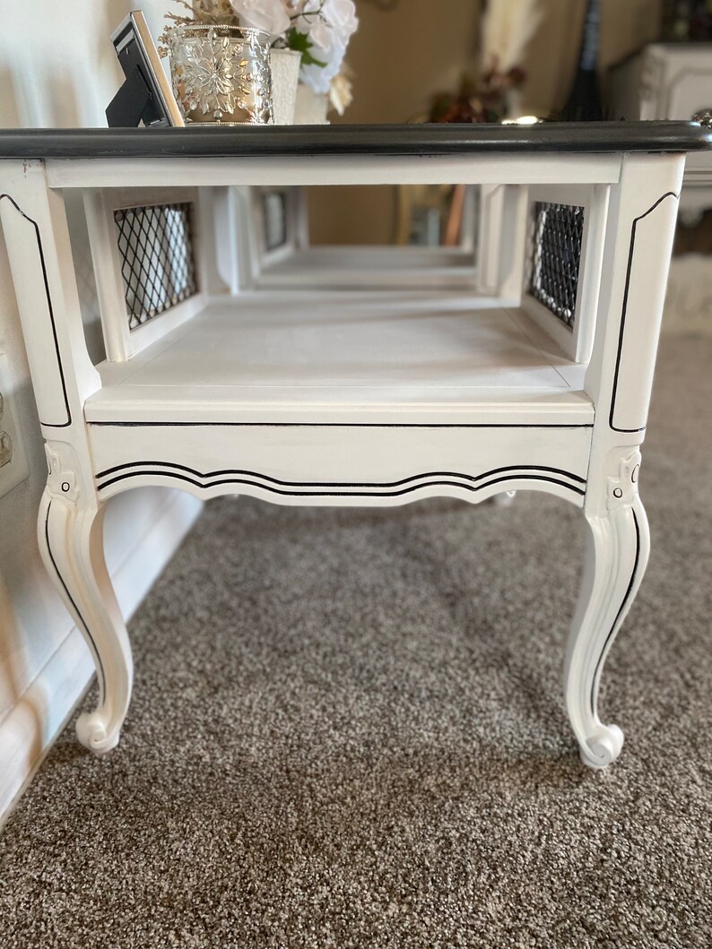Pair of Newly Refinished Vintage End Tables - Etsy