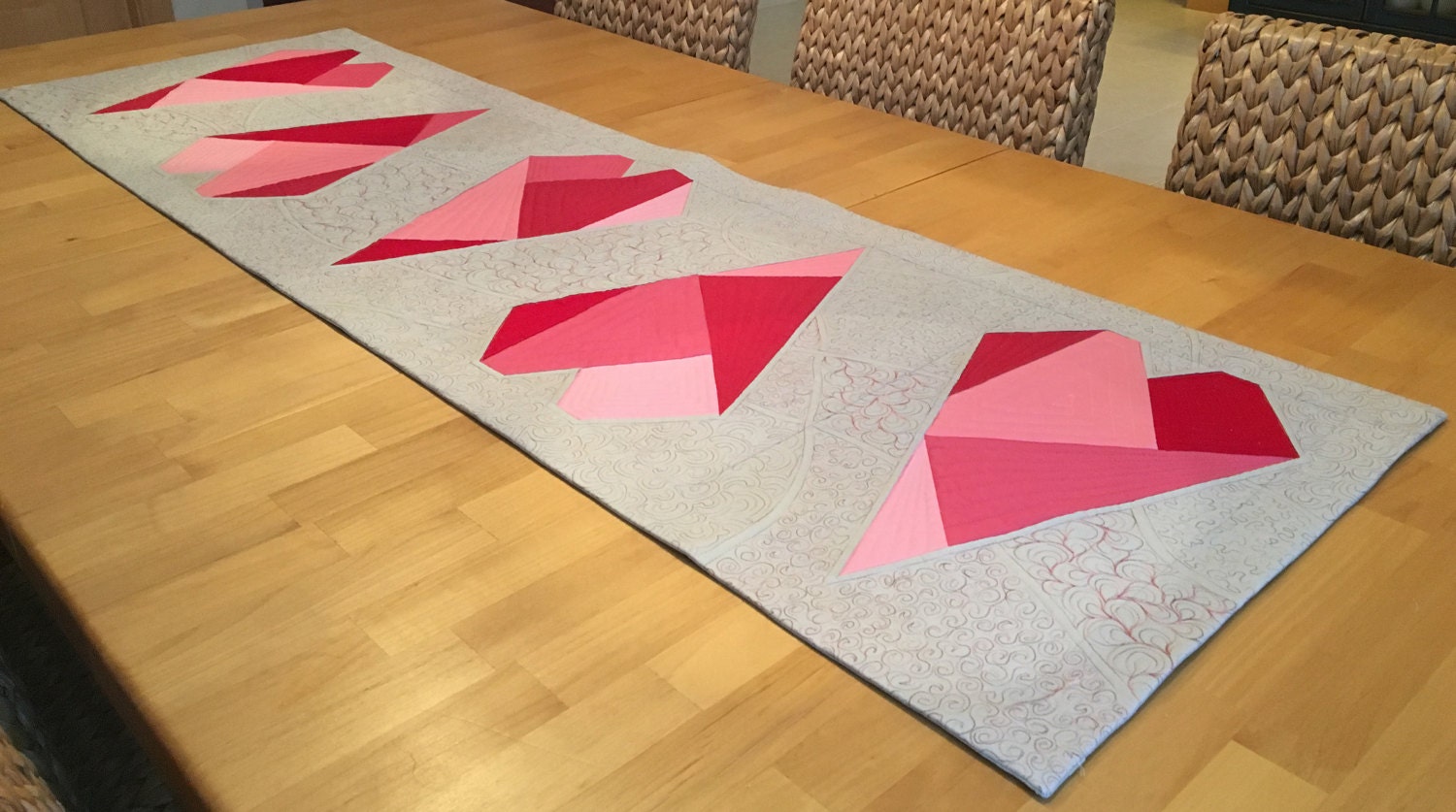Heart to Heart Valentine's Table Runner Pattern PDF - Etsy