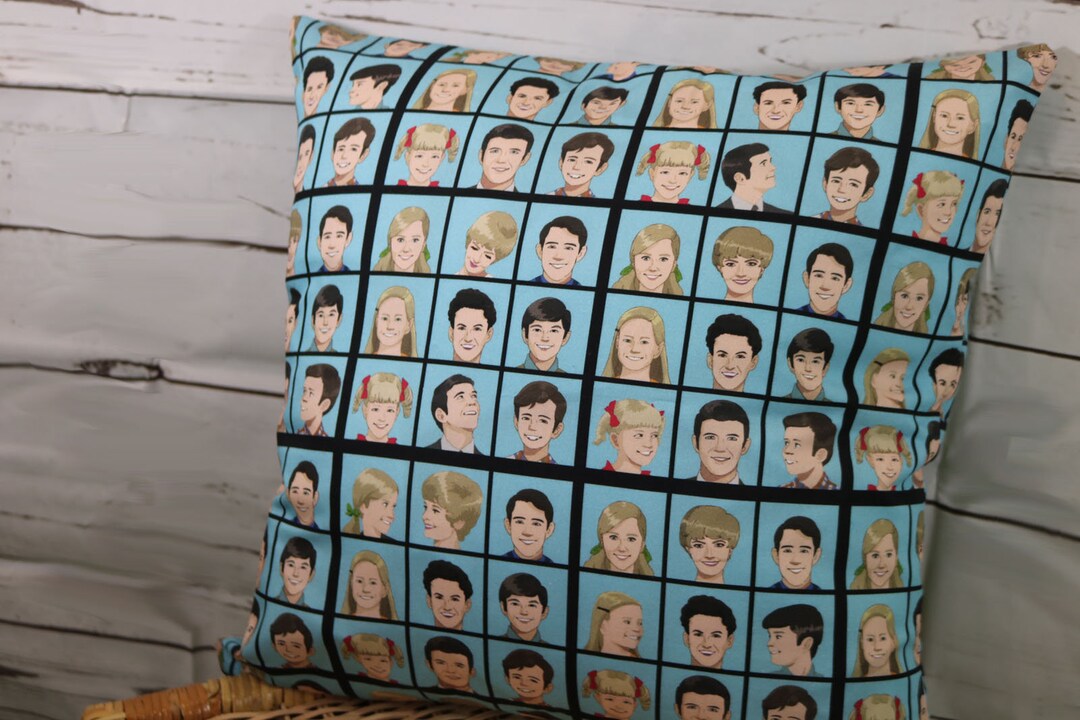 Brady Bunch-inspired Pillow Cover-- 18"-- Zipper Closure - Etsy
