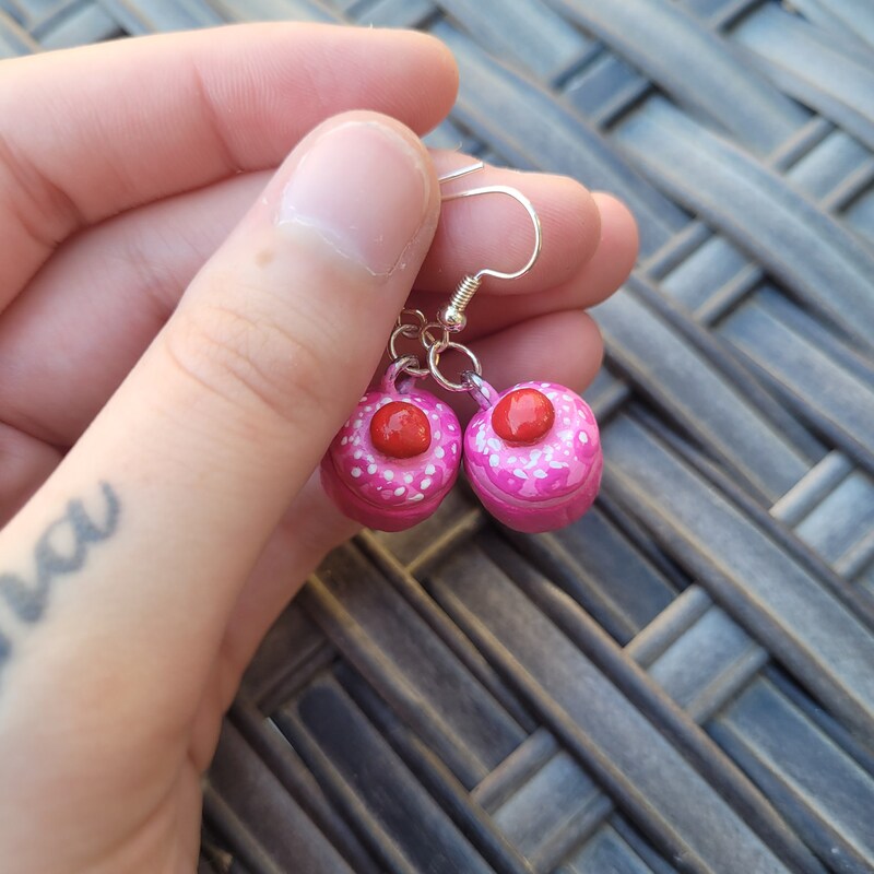 Pinkalicious Cupcake - Etsy