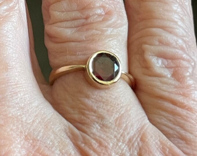 Vintage 1950's *retro* 10k Gold Classic Clean & Simple GARNET Ring - Etsy