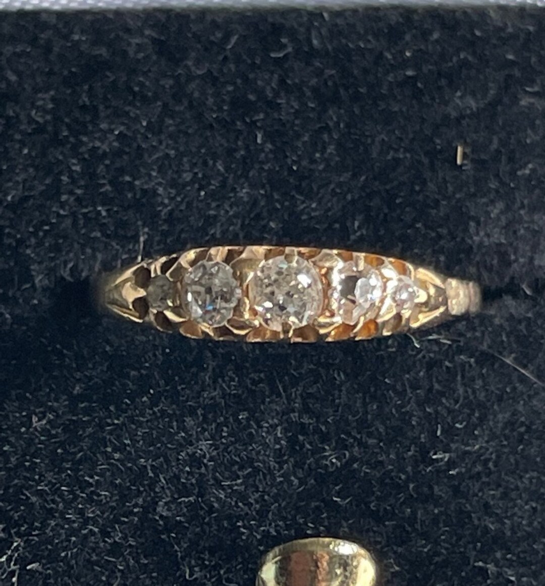 ANTIQUE VICTORIAN 18k Gold Approx. 1/3ct. Old Cut Diamond 5 Stone Boat ...