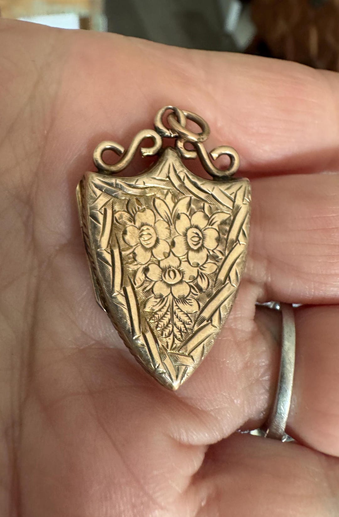 9K Front Back GOLD Aesthetic Era Shield Shaped VICTORIAN LOCKET ...