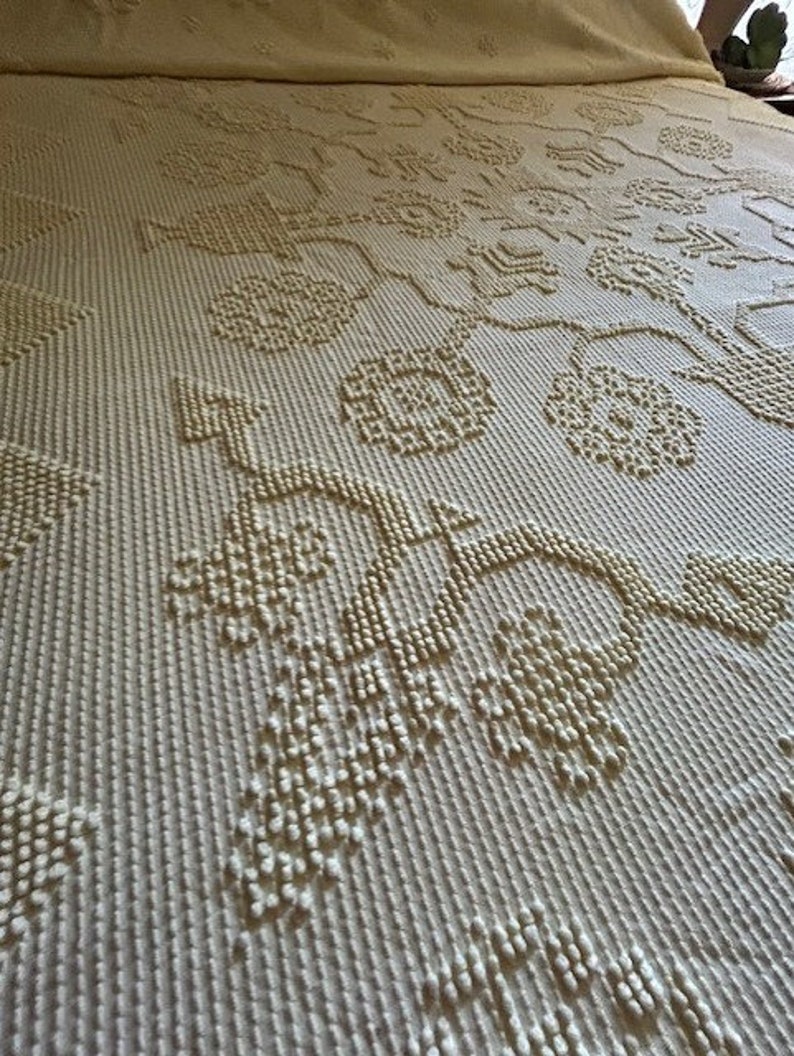 Vintage Bates George Washington Choice Yellow Hobnail Bedspread ...