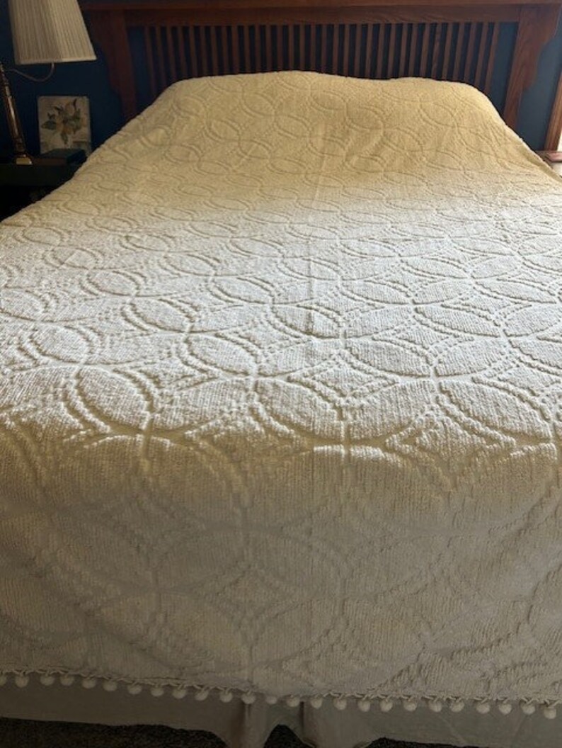 Vintage Chenille Bedspread Cream Medallions Pom Pom Fringe 72 X 98 Double / Full - Etsy