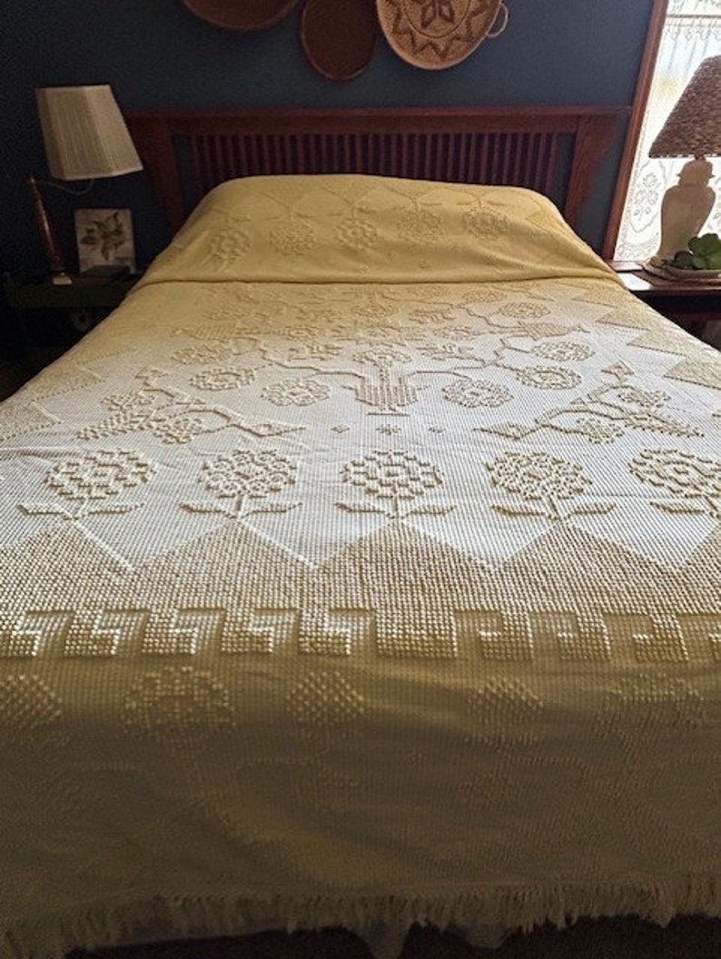 Vintage Bates George Washington Choice Yellow Hobnail Bedspread ...