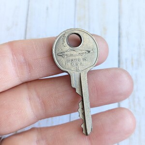 Vintage Ford Logo H KEY Concept Car Futuristic Space Door Ignition ...